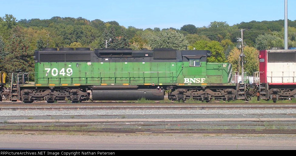 BNSF 7049
